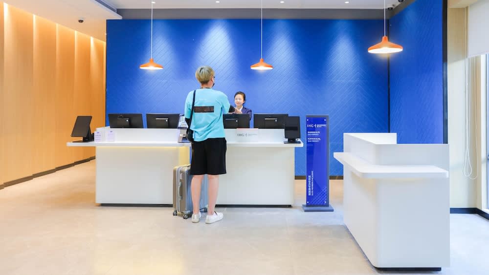 Holiday Inn Express Shanghai Pudong Airport by IHG, Shanghai | Offerte ...
