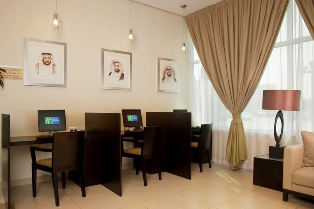 Holiday Inn Express DUBAI - INTERNET CITY, Dubai | Best deals ...
