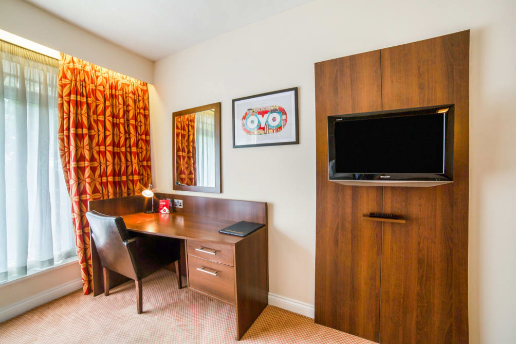 OYO The Bridge House Hotel, Reigate | Best deals | lastminute.com