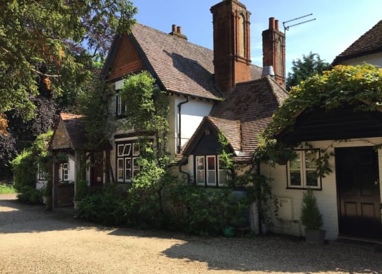 West Lodge Hotel, Aylesbury | Best deals | lastminute.com