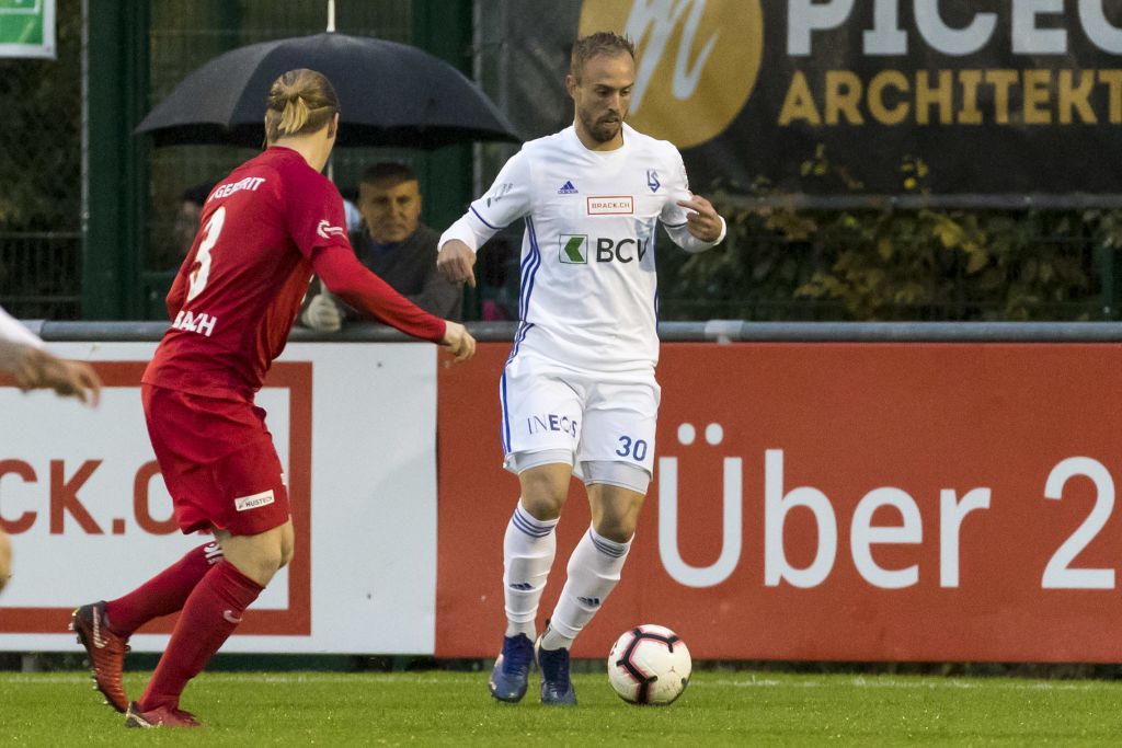 Action entre Simon Rohrbach (FC Rapperswil-Jona) et Nicolas Getaz (FC ...