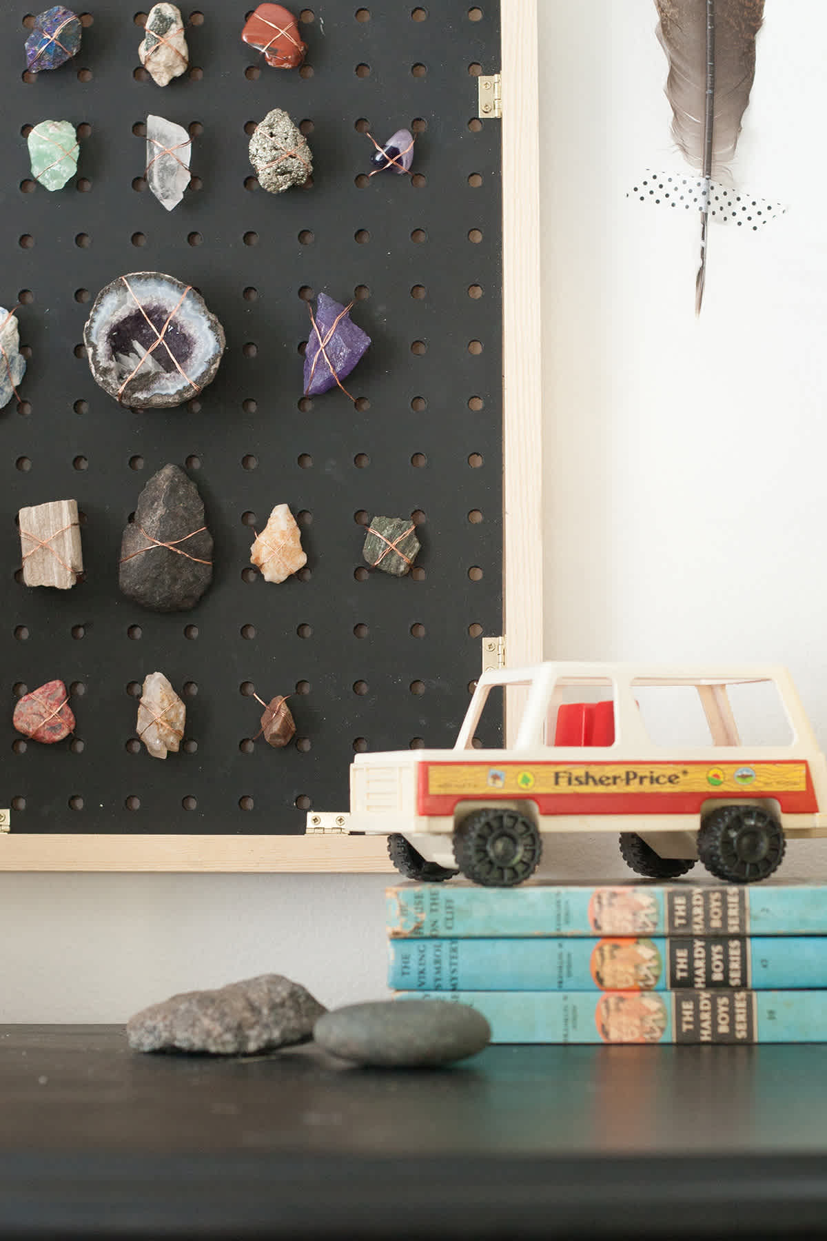 DIY Rock Collection Display - Lay Baby Lay
