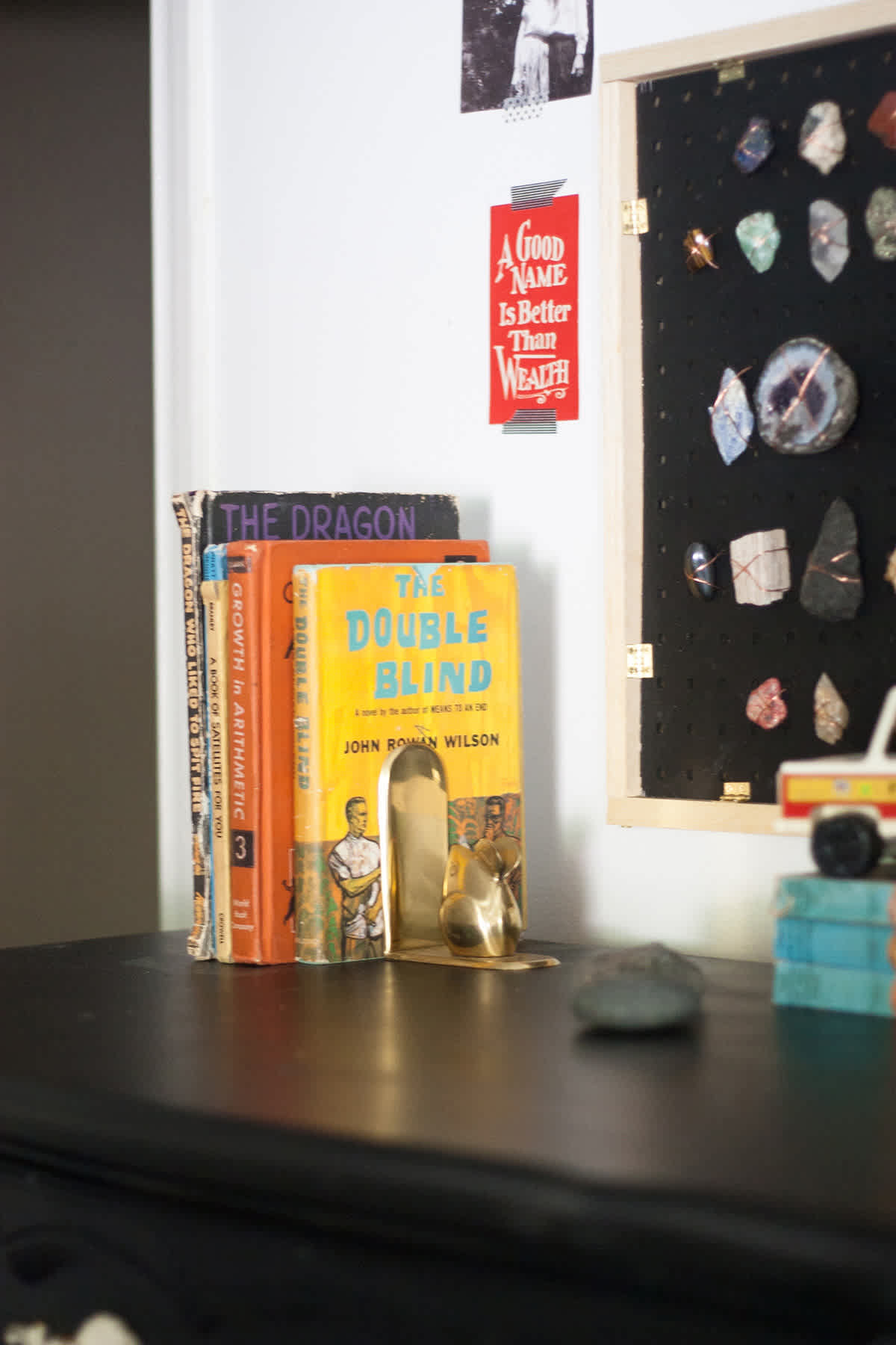 DIY Rock Collection Display - Lay Baby Lay