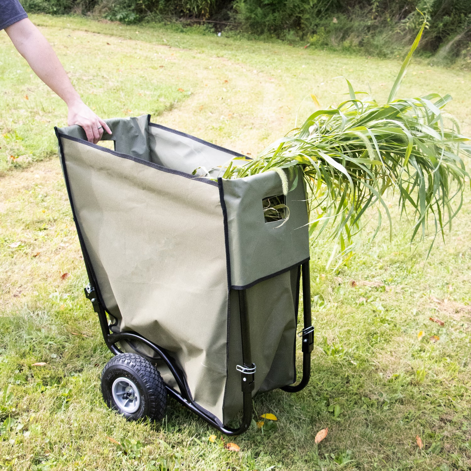 Foldable Wheelbarrow for Yard Cleanup & Firewood | Lehman's