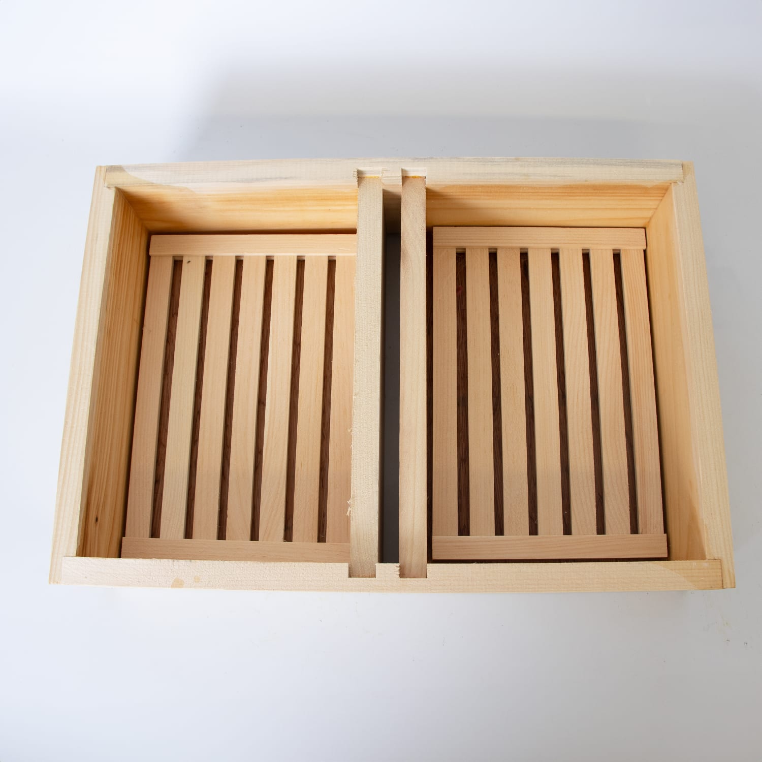 8-Frame Top Feeder with Floats | Beekeeping at Lehman's