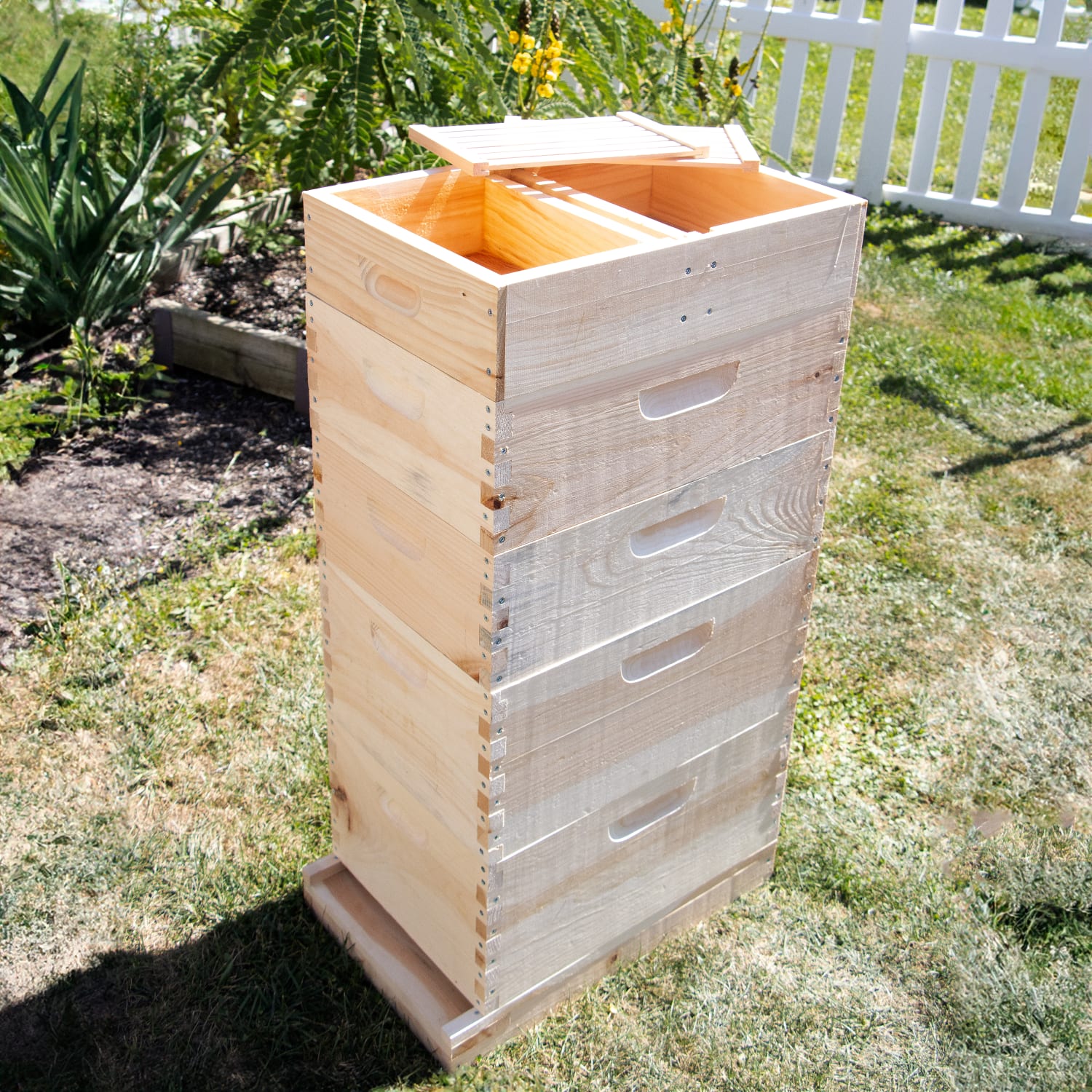 8-Frame Top Feeder with Floats | Beekeeping at Lehman's
