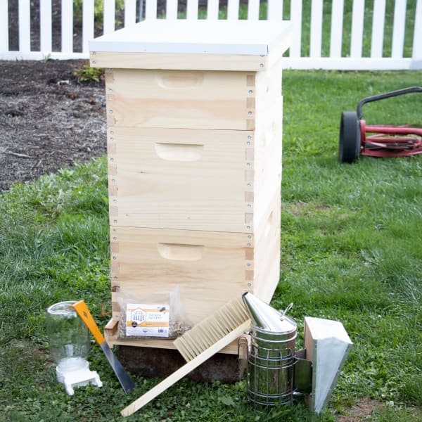 8-Frame Beehive Starter Set with Tools | Lehman's