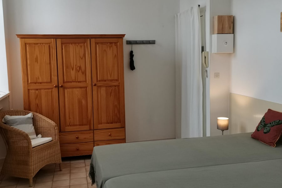 LOCA-THERM'S - pigeon 1124 pour une cure thermale à Rochefort