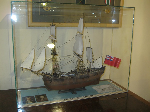 Airfix HM Bark Endeavour model kit in a glass case - Ready for ...