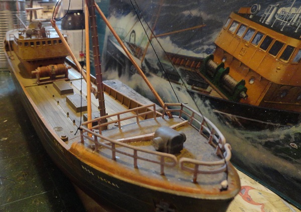 Revell 1/142 Northsea Fishing Trawler (05204) - - The Airfix Tribute ...
