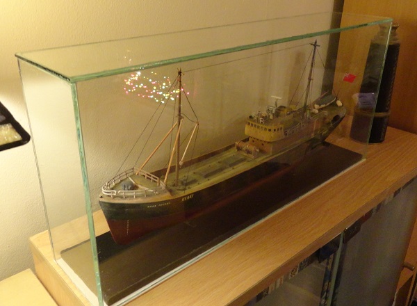 Revell 1/142 Northsea Fishing Trawler (05204) - - The Airfix Tribute ...