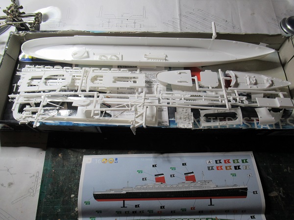 SS United States Transatlantic liner (as she is present day) Revell 1/ ...