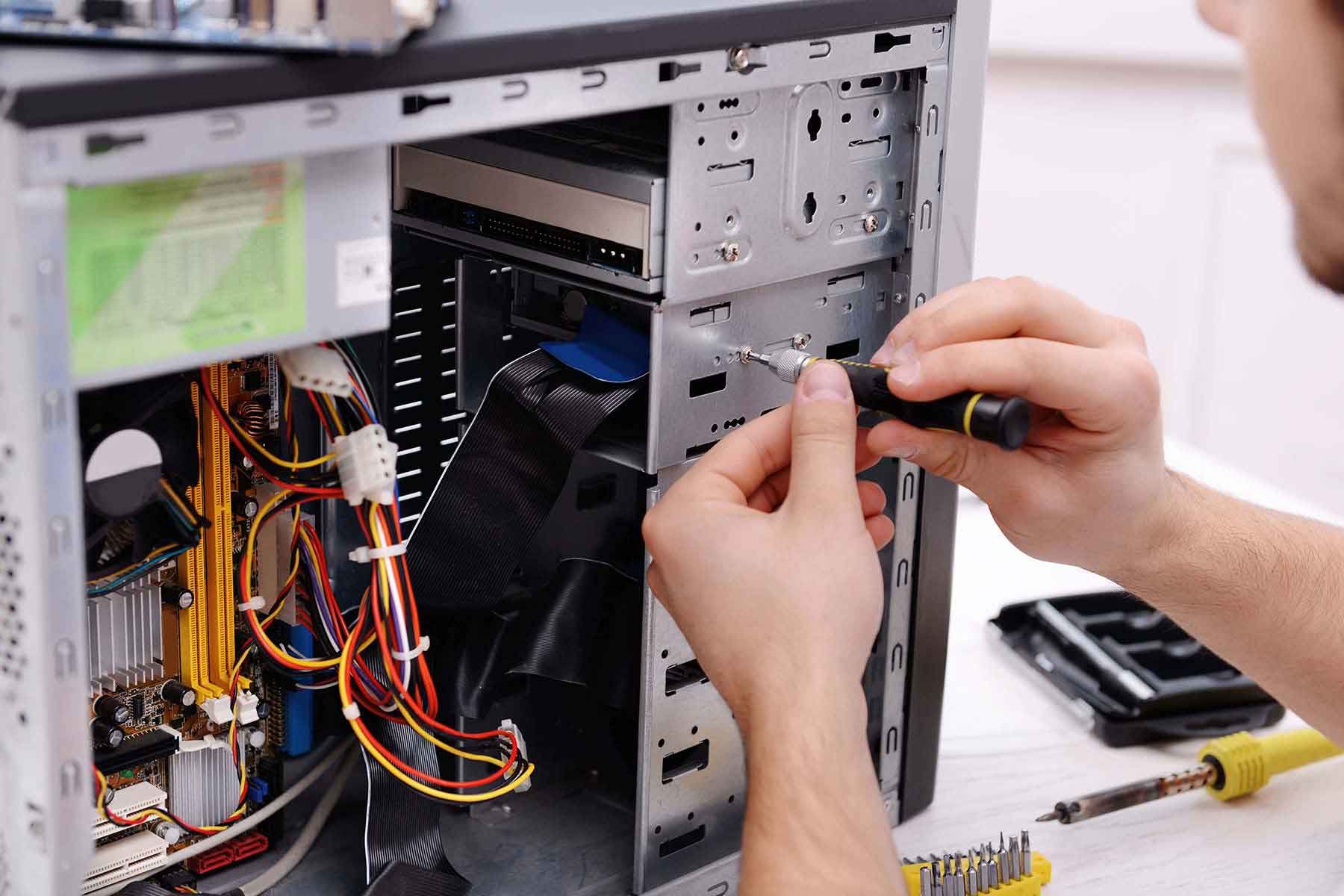 The 10 Best Computer Repair Services Near Me (2025) - Thervo