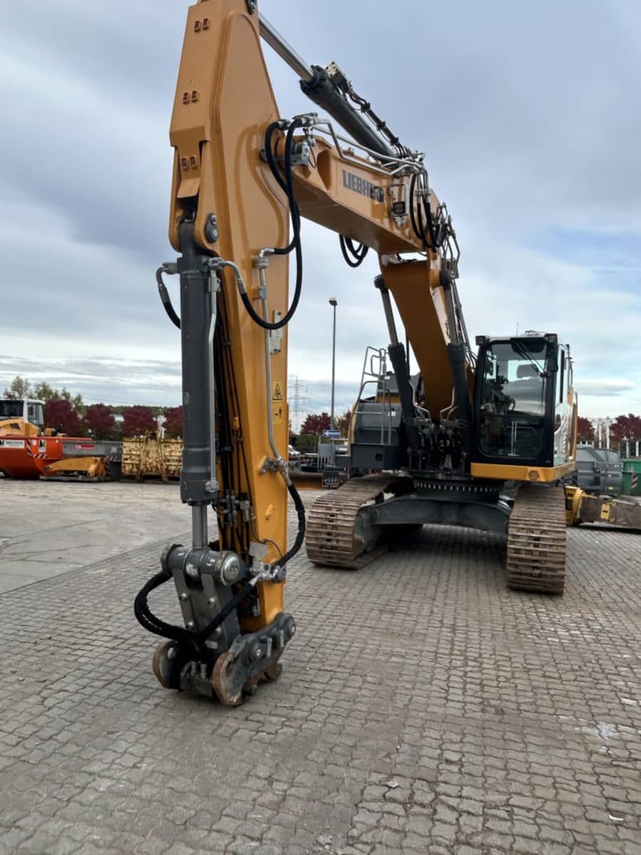 Liebherr R 930 Used machines Used Tracked Excavator