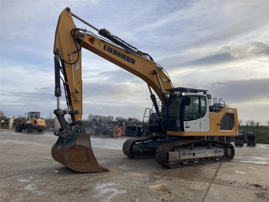 Liebherr R 930 Used machines Used Tracked Excavator