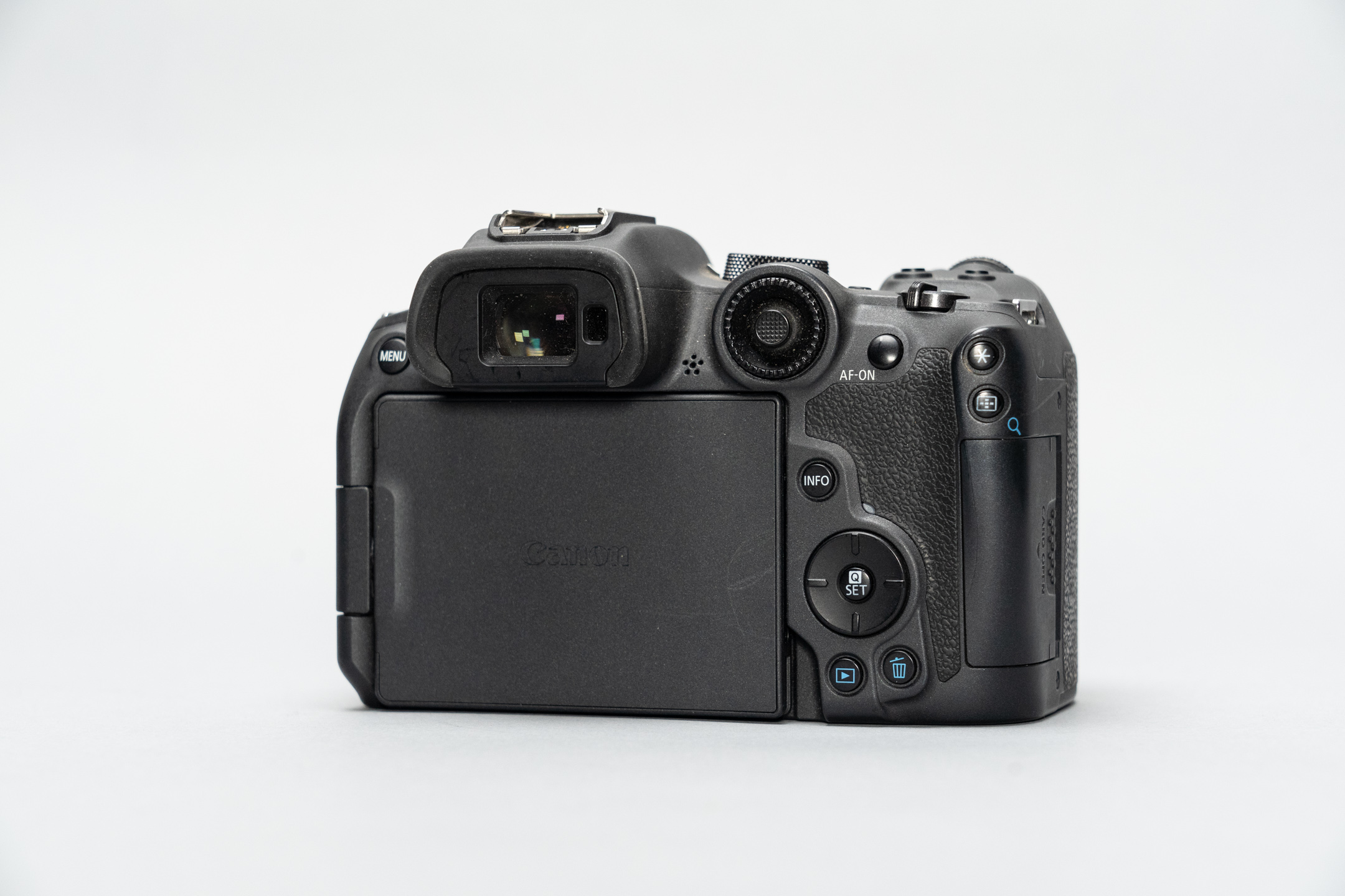 Used Canon EOS R7 Body w/Original Box | Canon | GearFocus