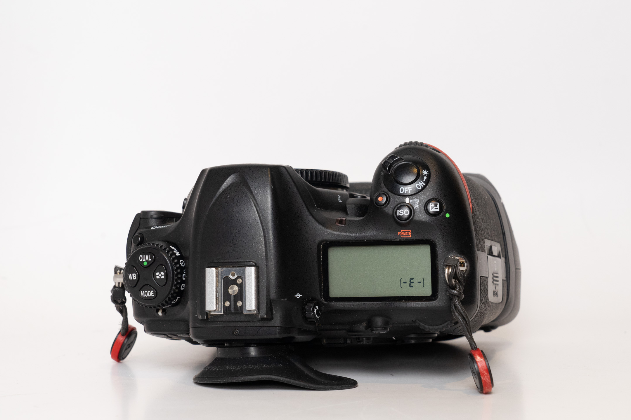 Nikon D500 Body w/MB D-17 Grip YtkO8 | GearFocus.com