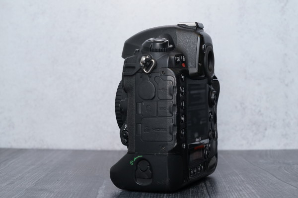 Used Nikon D4 Body w/ Charger From Focal Point Photography On Gear Focus