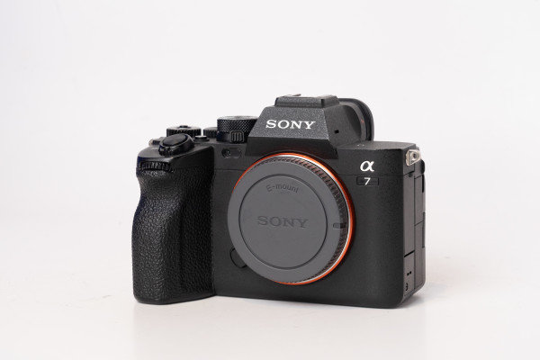 Used Sony A7 IV Body w/Original Box a3qsf | GearFocus.com