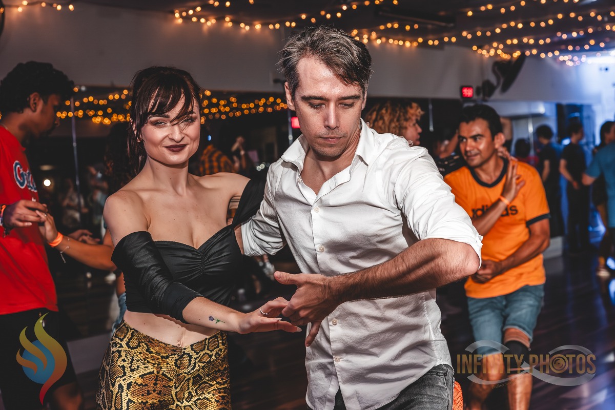 Linq - James LaSalle