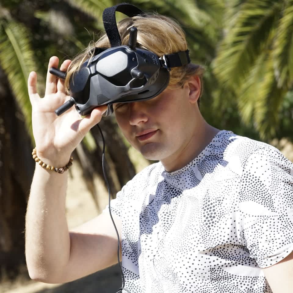 Linq - Jonny Dontchev