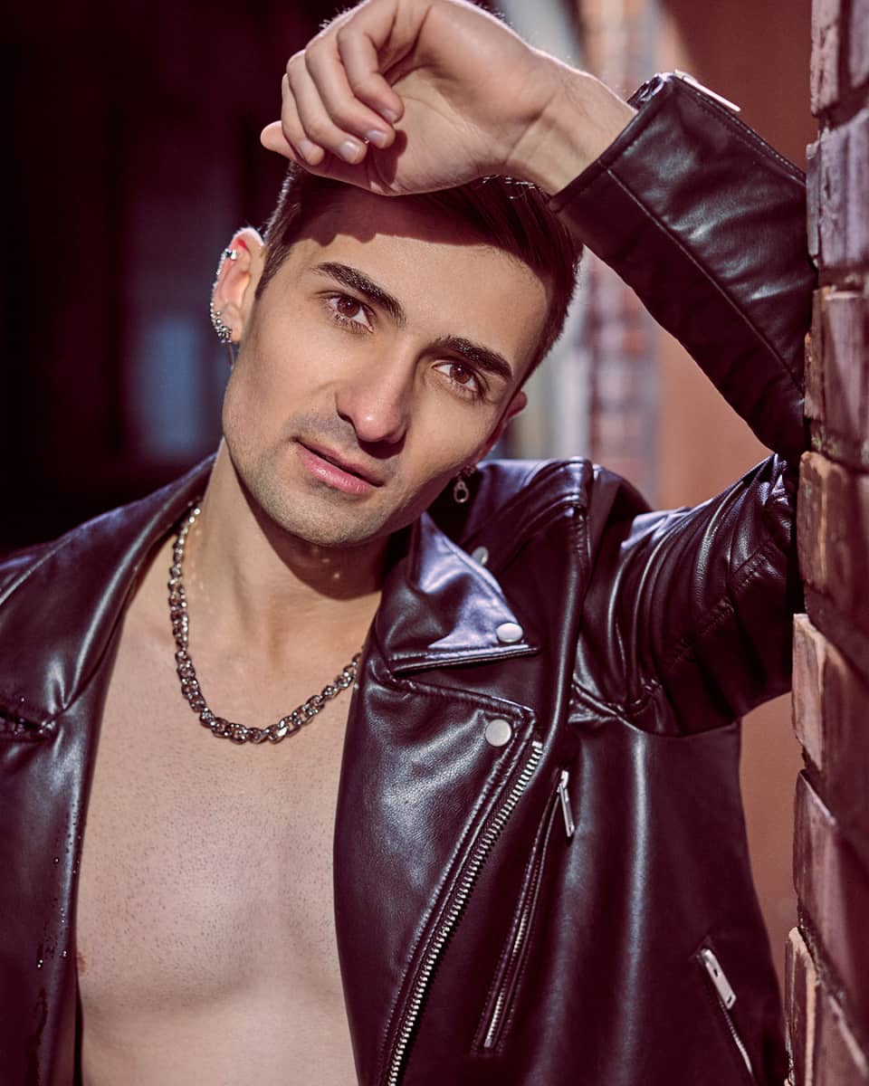 Linq - Anthony Quaid