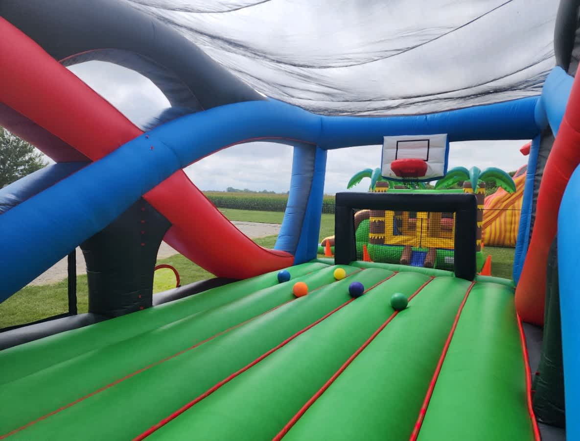 Linq - Legendary Inflatables