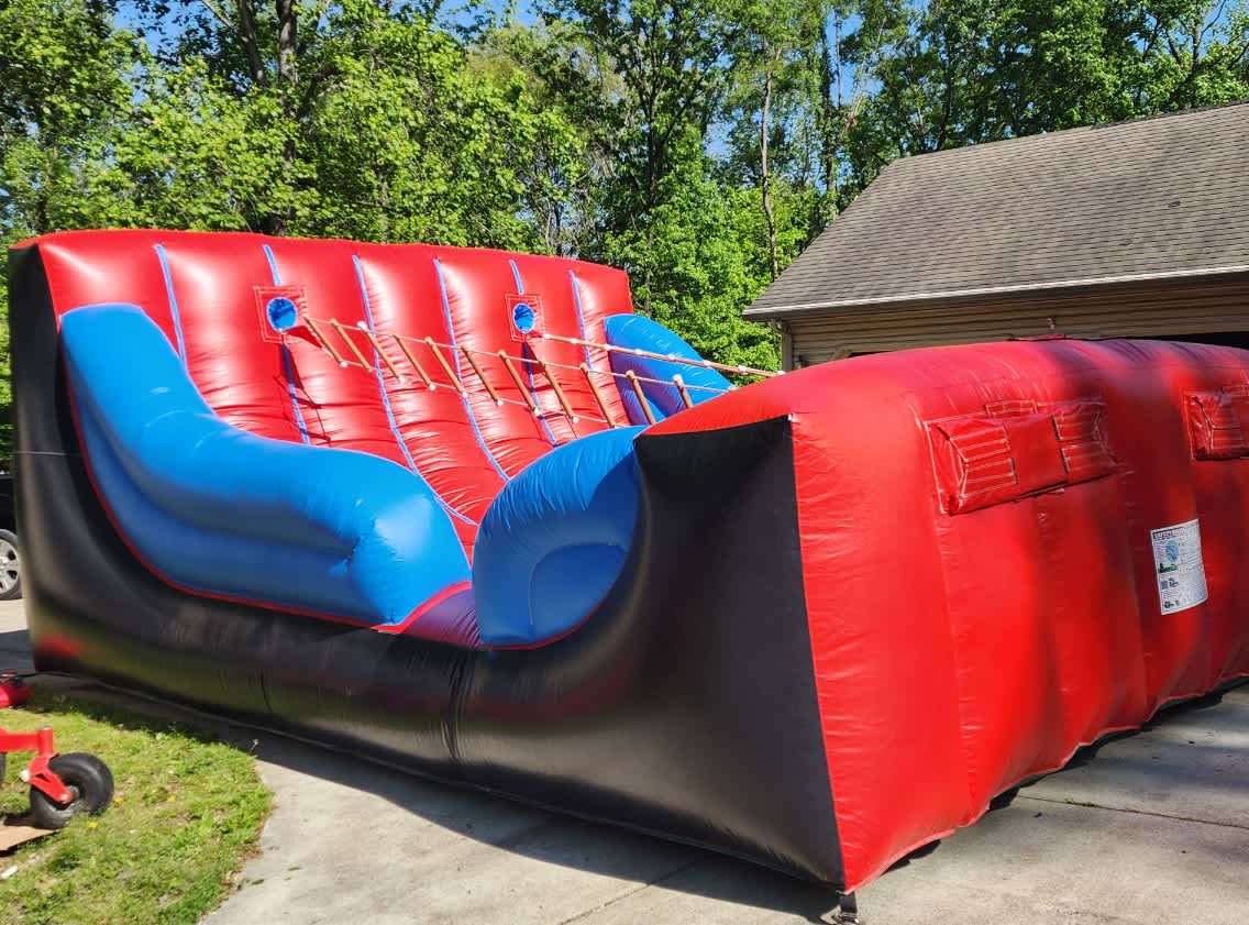 Linq - Legendary Inflatables