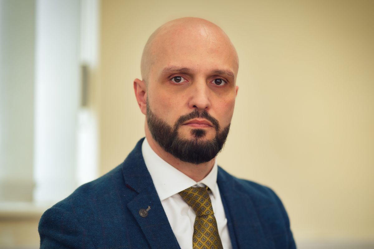 Linq - Kyri Anastasi