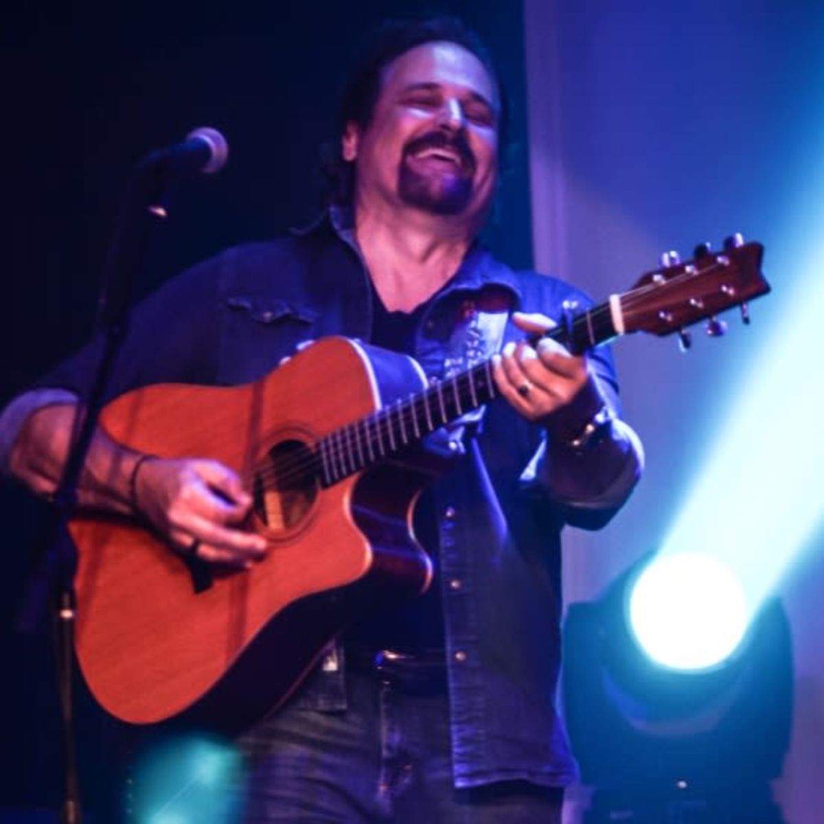 Linq - Kristopher Mark