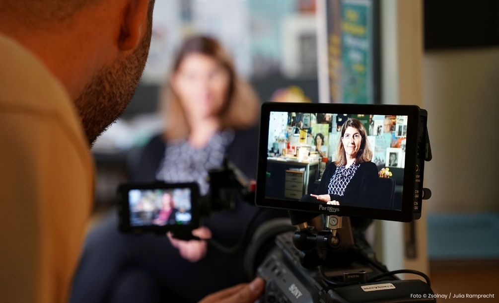 100 Jahre Zsolnay im ORF kulturMontag | Hanser