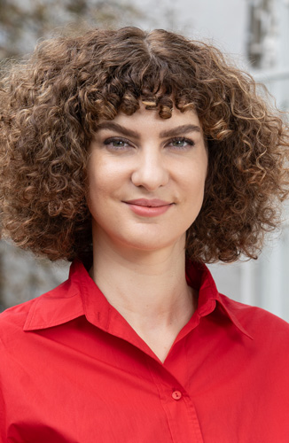 Laura Wiesböck | Hanser