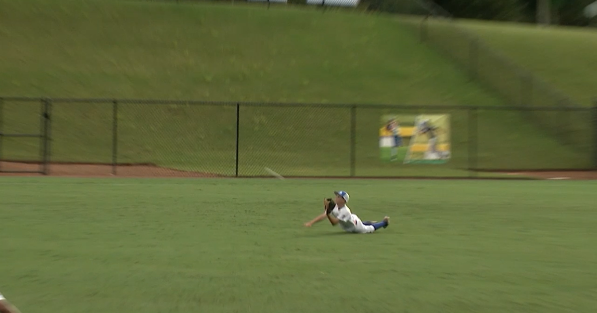 Logan Krause's Diving Catch - Little League