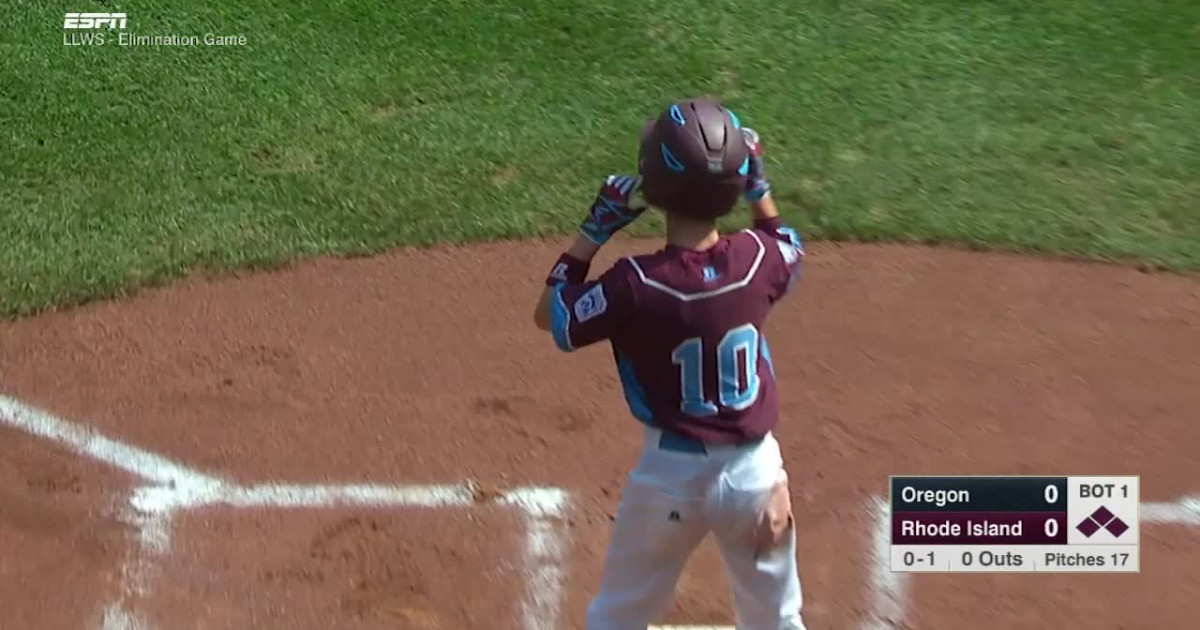 Oregon's Evan Ullman Pulls Off Double Play With Catch and Throw ...