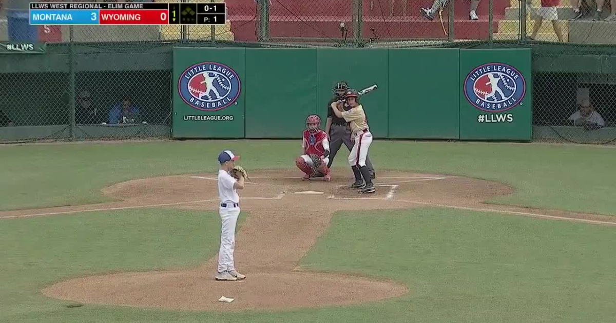 Kaiden Davis' Pretty Sliding Catch - Little League