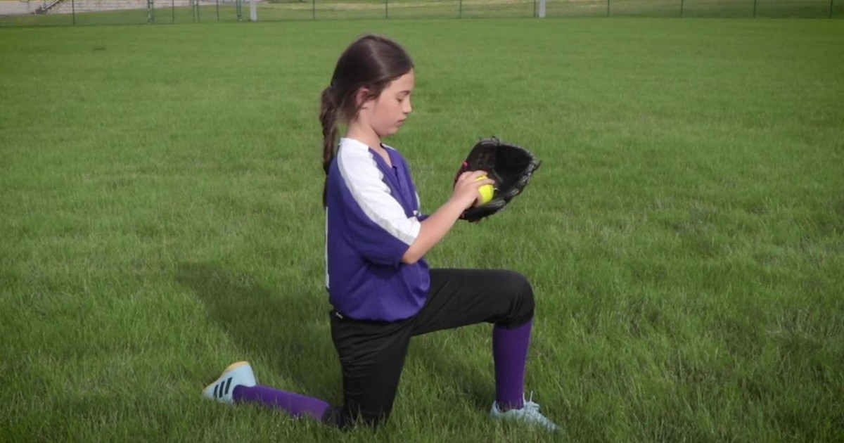 Little League Softball® Drills: Throwing - Grip and Flip - Little League