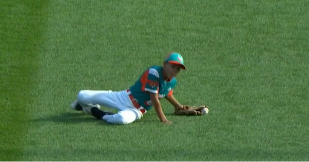 Ibrahim Ruiz's Sliding Snow Cone Catch - Little League