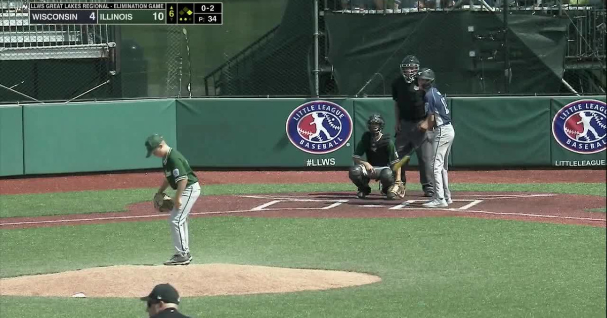 Luke Hickey Makes A Great Catch - Little League