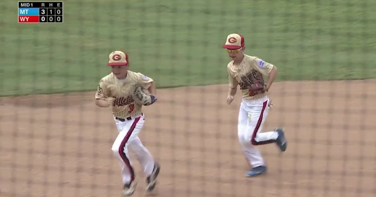 Kaiden Davis' Pretty Sliding Catch - Little League