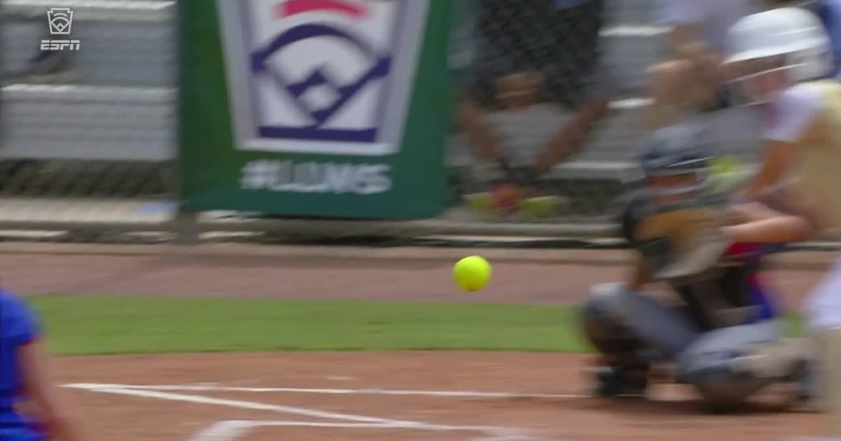Addyson Robin's three-run triple - Little League