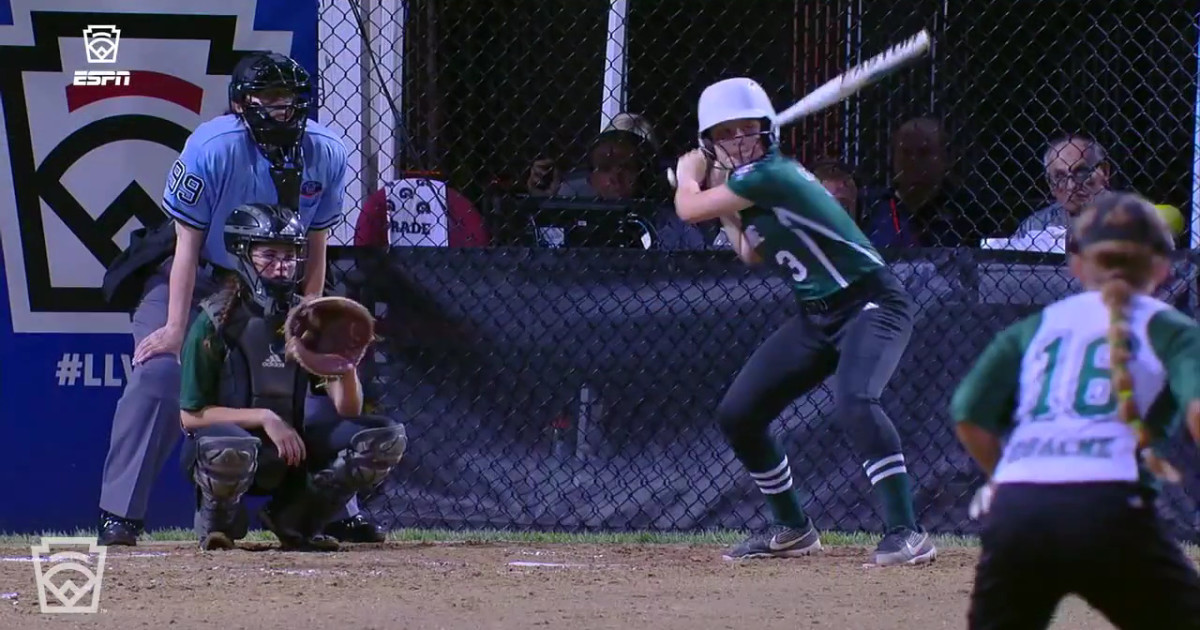 Leah Curtis' two-run triple ties the game - Little League