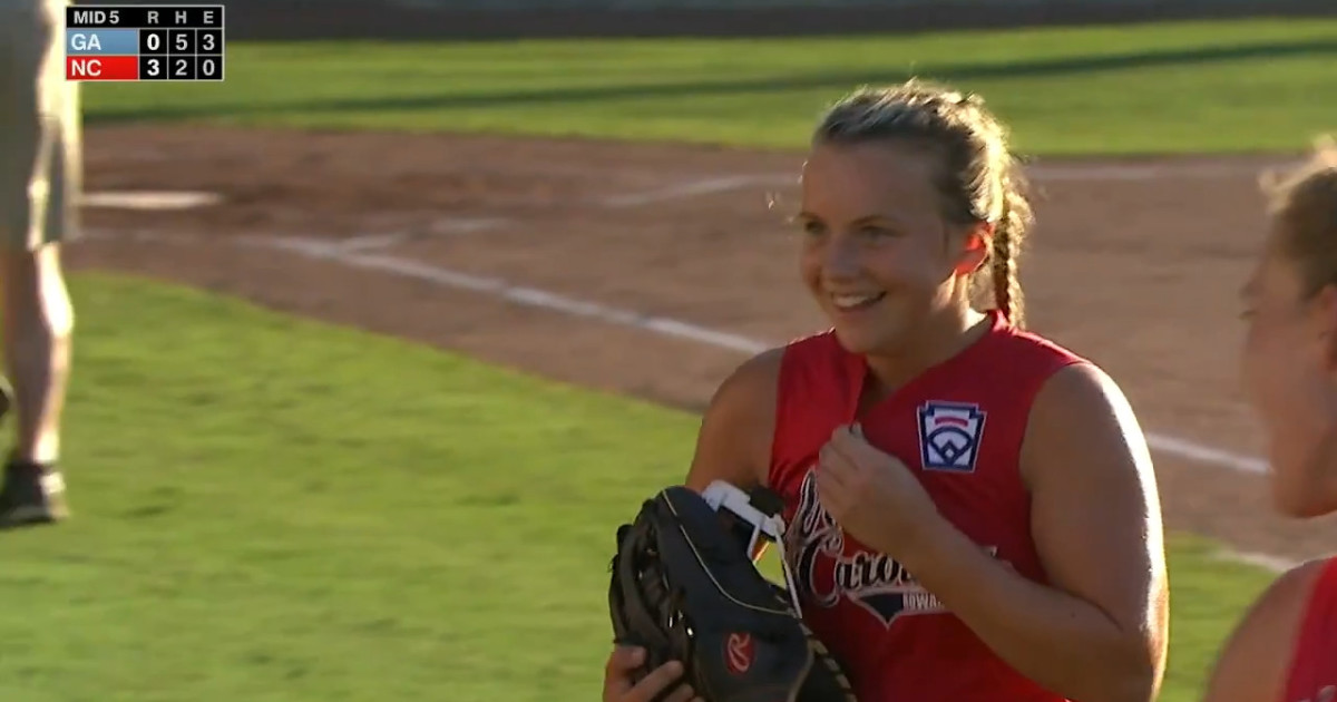 Reese Poole escapes a jam - Little League