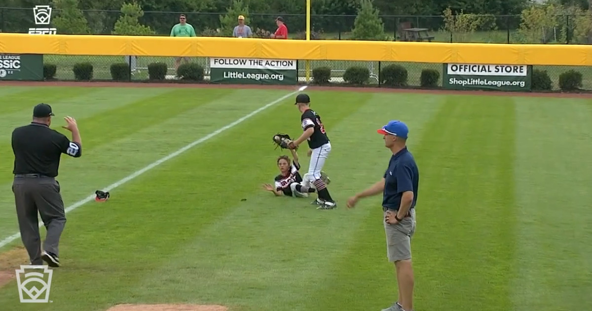 Kyler Larson's sliding catch - Little League