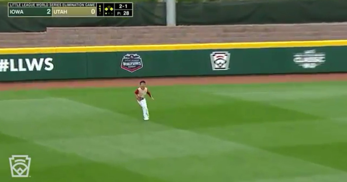 Chaz Hickman's falling grab - Little League