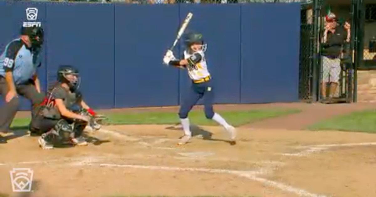 Audrey O'Connell smacks a two-run single - Little League