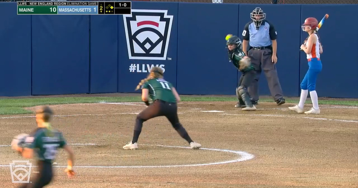 Emily Ireland throws out runner - Little League