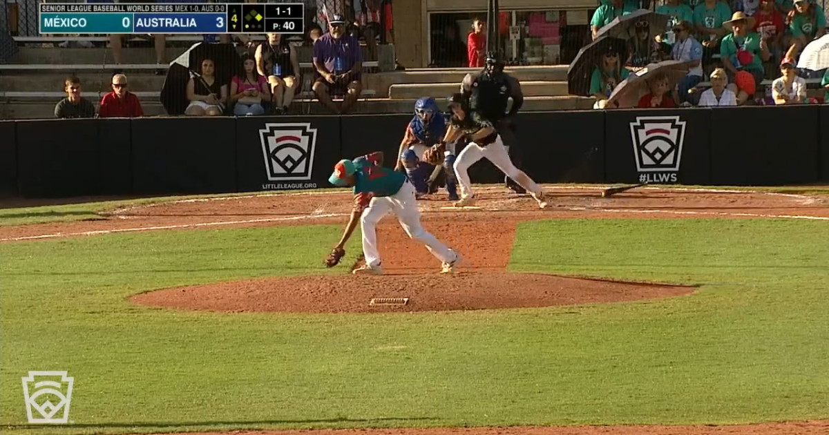 Leonardo Navarrete's double play - Little League