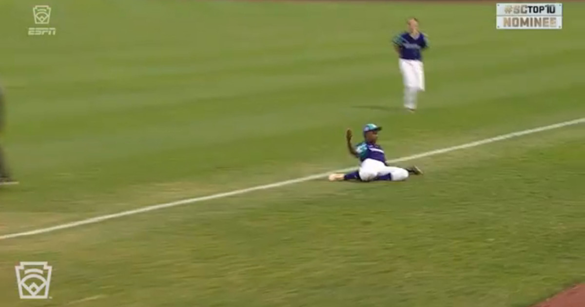Jayvon Vicario's sliding catch - Little League