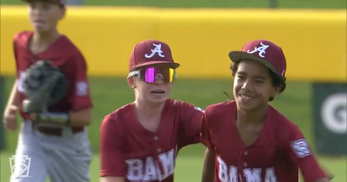 Graham Frazier's sliding catch - Little League
