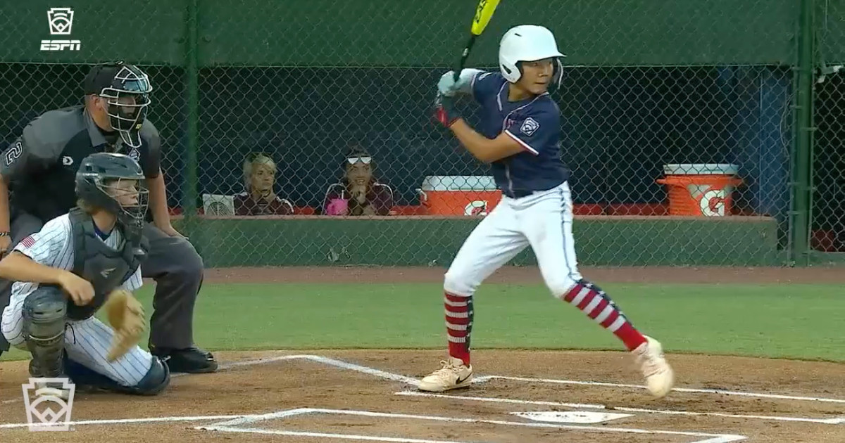 Brandon Manivong's solo home run - Little League